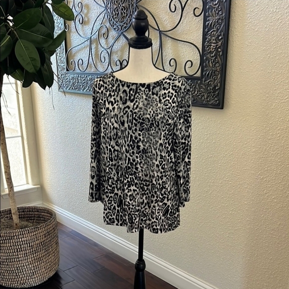 Susan Graver | Tops | Susan Graver Black And White Animal Print Top ...